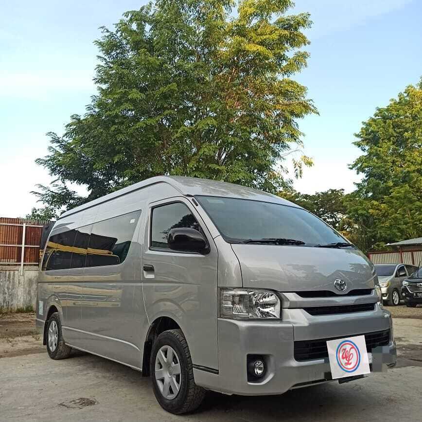 Toyota Hiace - Rental Mobil Hiace Padang, Sewa Mobil di Padang Welly ...
